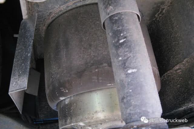 中置MAN发动机的25米青年JNP6250G双铰接公交车可曾见过？_易车