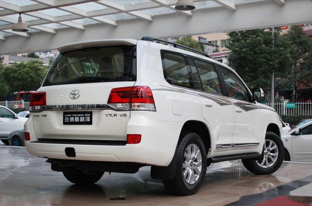 2021款丰田陆巡：3.5T＋10AT，6缸爆发600马力，外观真帅气_易车