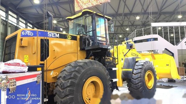 铁甲探馆：GX挖掘机来了！卡特彼勒亮相2020上海宝马展_易车